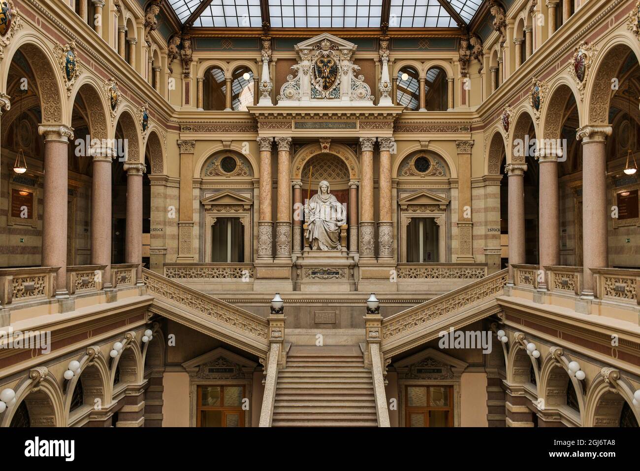 Wien justizpalast hi-res stock photography and images - Alamy