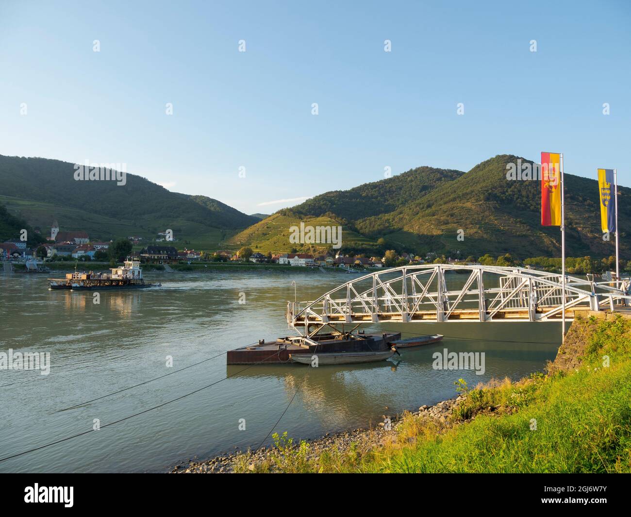 Cable ferry near Spitz crossing the Danube in the wine-growing area ...