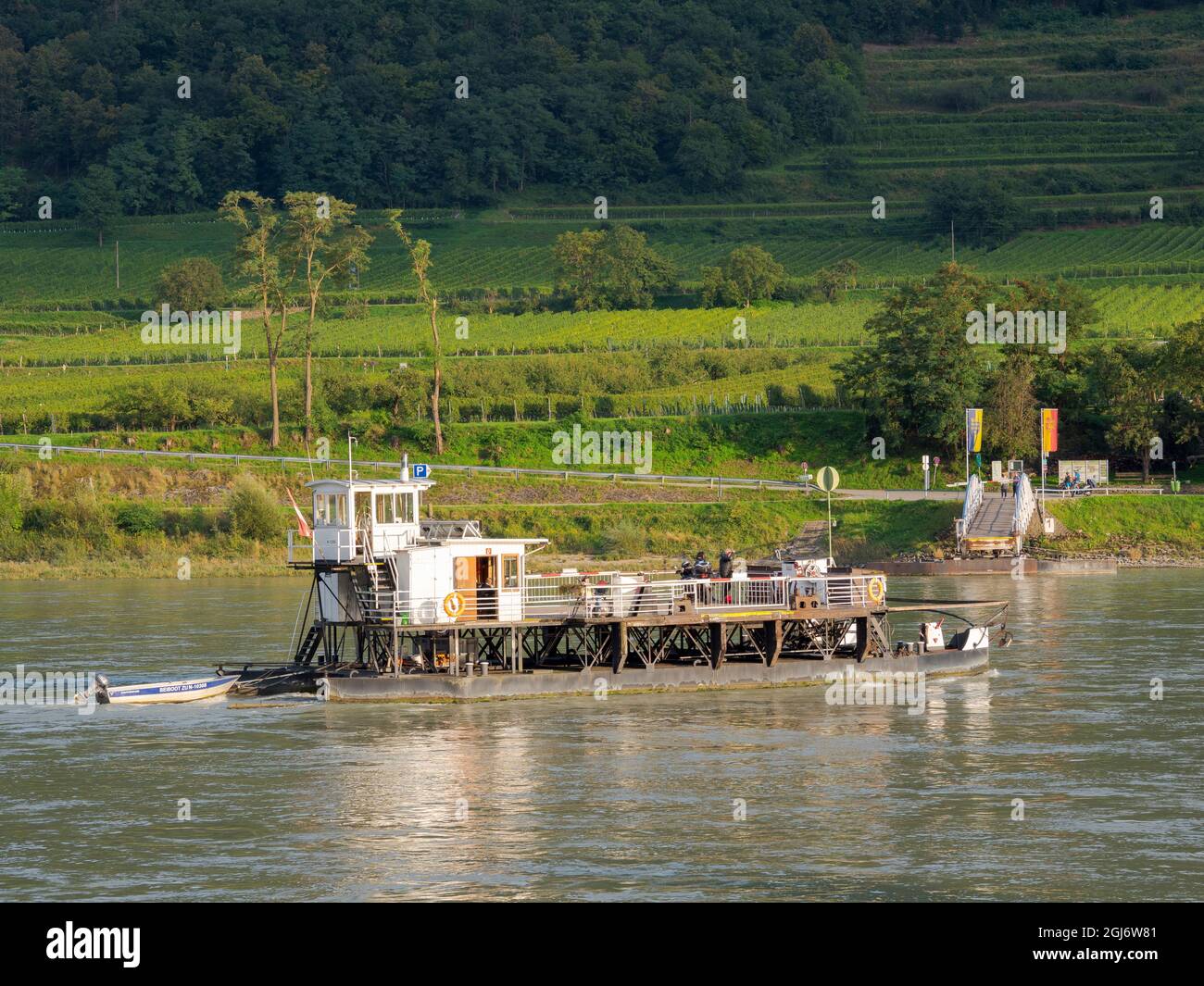 Cable ferry near Spitz crossing the Danube in the wine-growing area ...