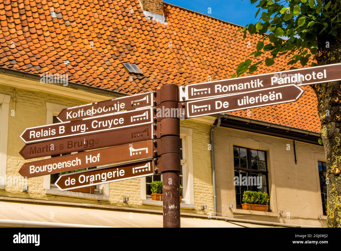 Street signs signpost, Bruges, West Flanders, Belgium Stock Photo - Alamy