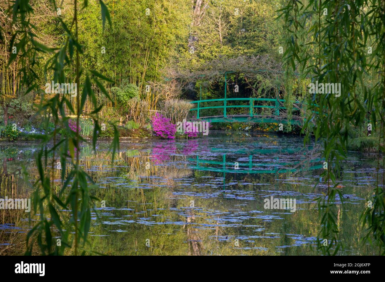 Monets water lily pond hi-res stock photography and images - Alamy