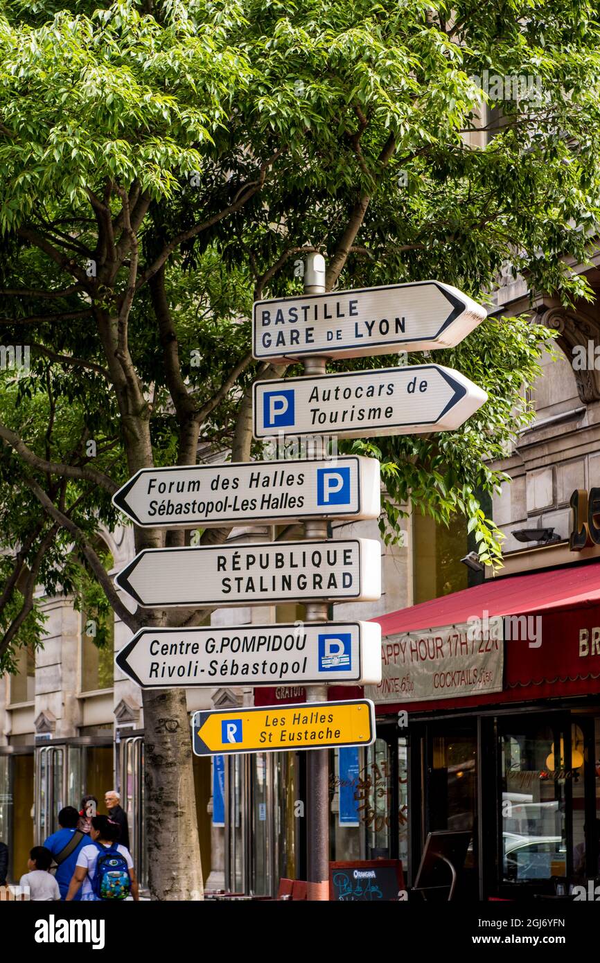 Signpost in Paris, France. (Editorial Use Only Stock Photo - Alamy