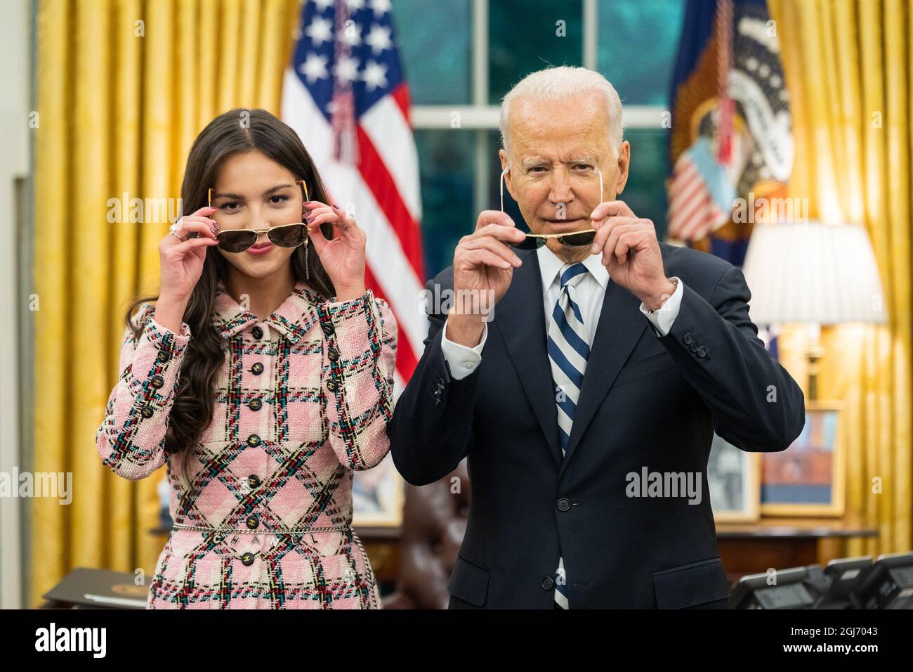 Olivia rodrigo white house hi-res stock photography and images - Alamy