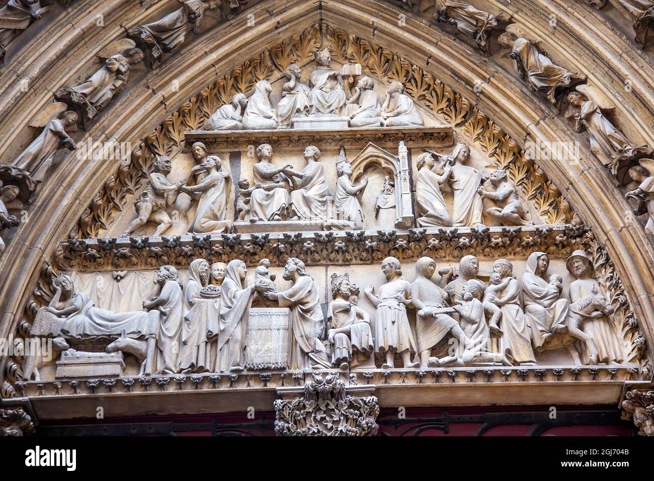 Biblical statues cloisters door, Notre Dame Cathedral, Paris, France ...