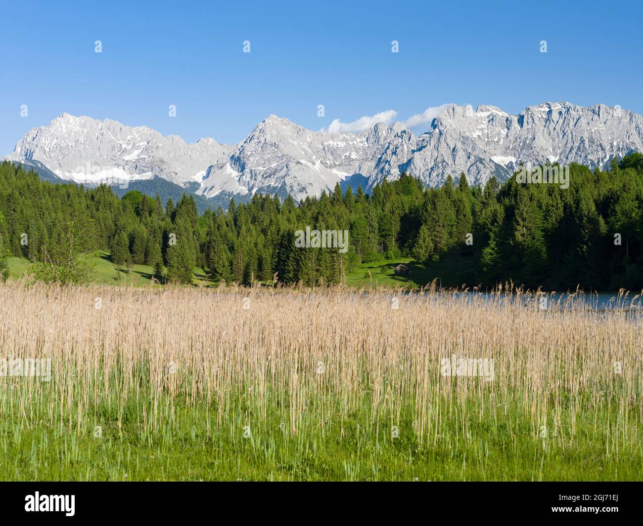 Karwendel mountain range near Mittenwald, Lake Wagenbruch See ...
