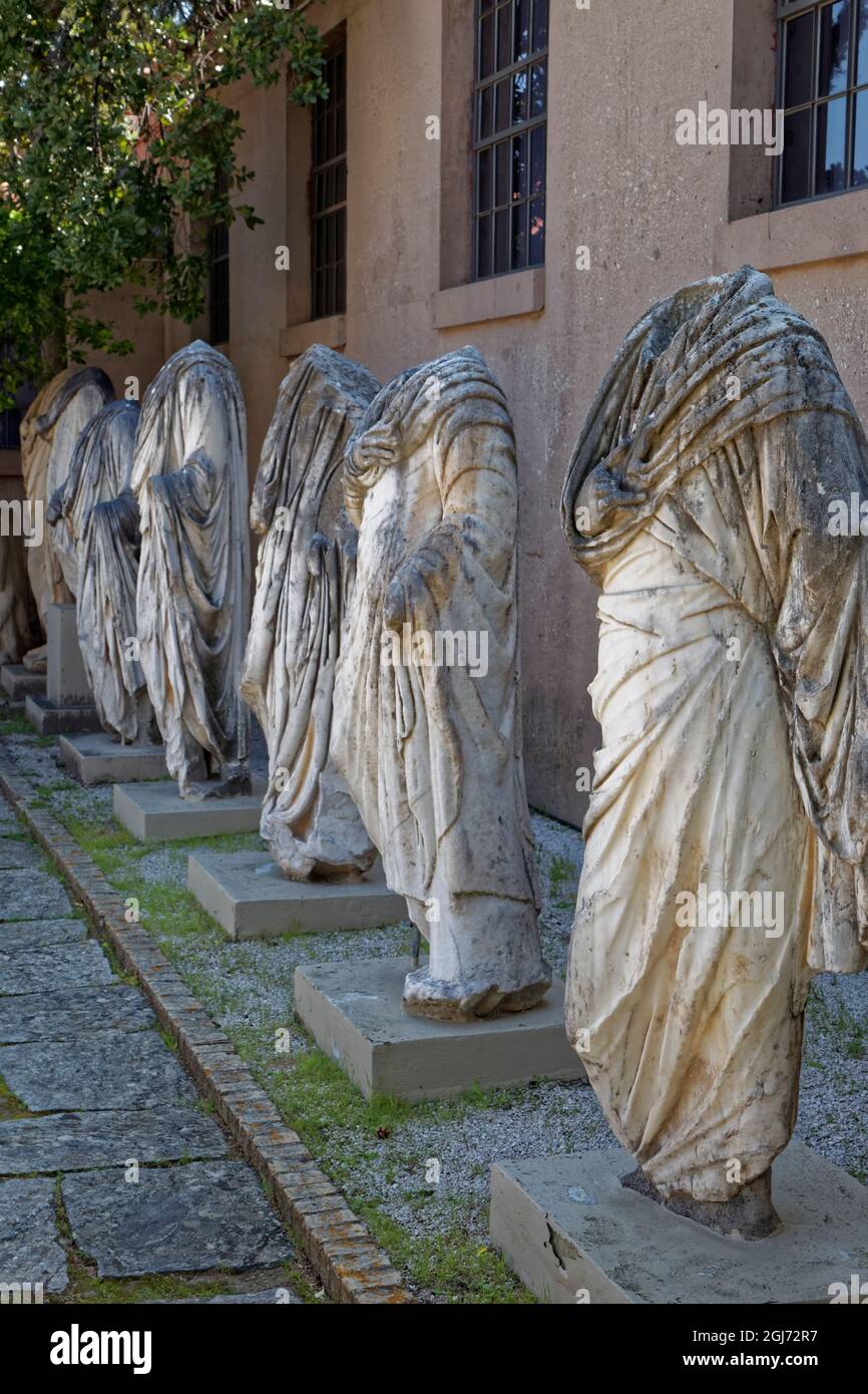 Headless tree hi-res stock photography and images - Alamy