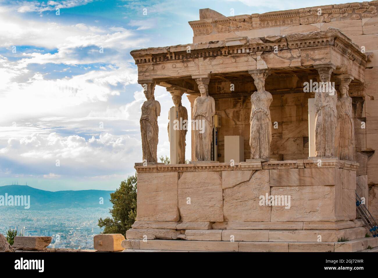 Caryatids Erechtheion on Parthenon, Athens, Greece Stock Photo - Alamy