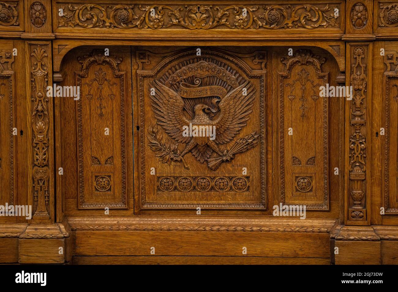 Oval office desk 2021 hi-res stock photography and images - Alamy