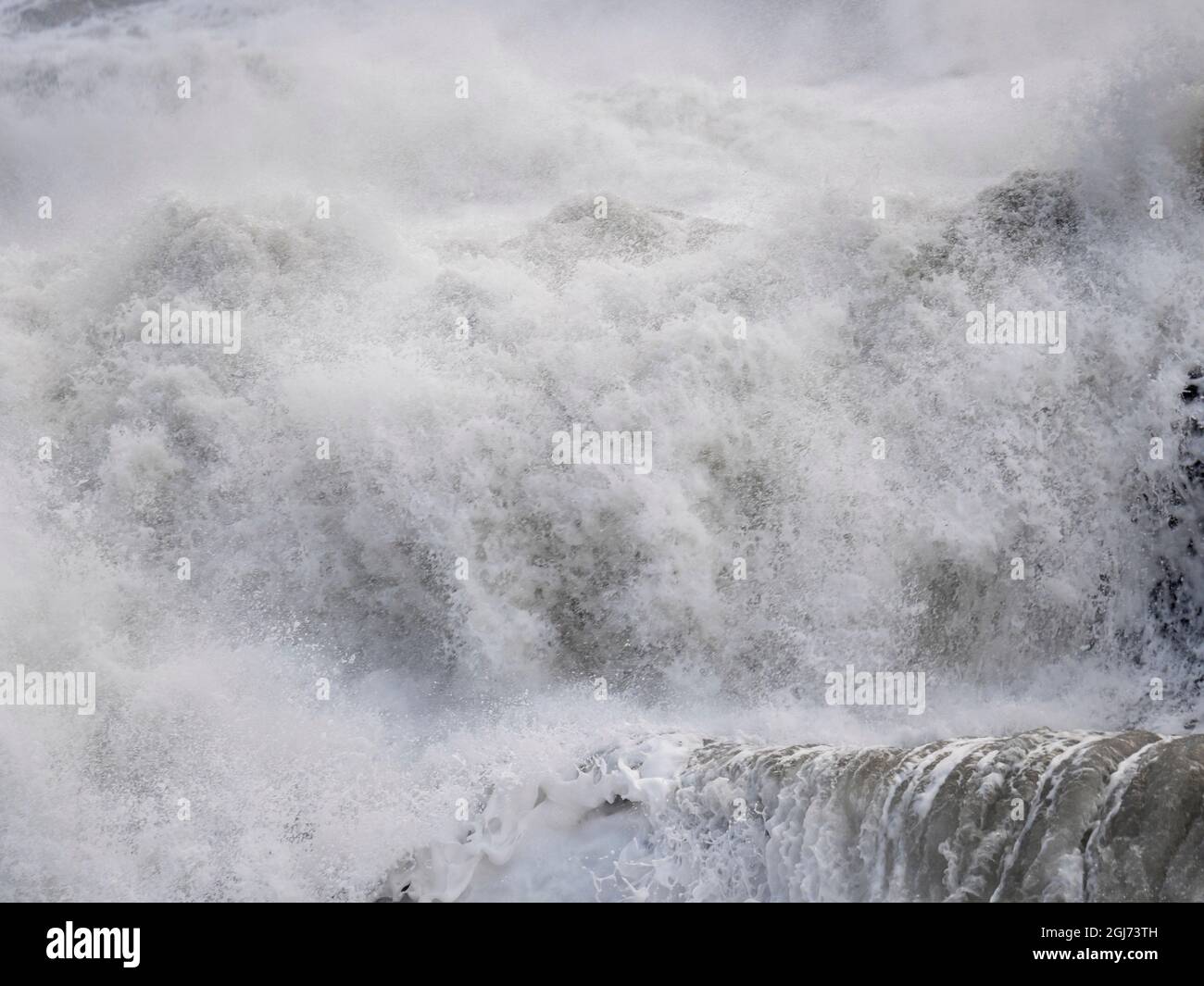 Coast near Vik y Myrdal during winter. Storm at beach Reynisfjara ...