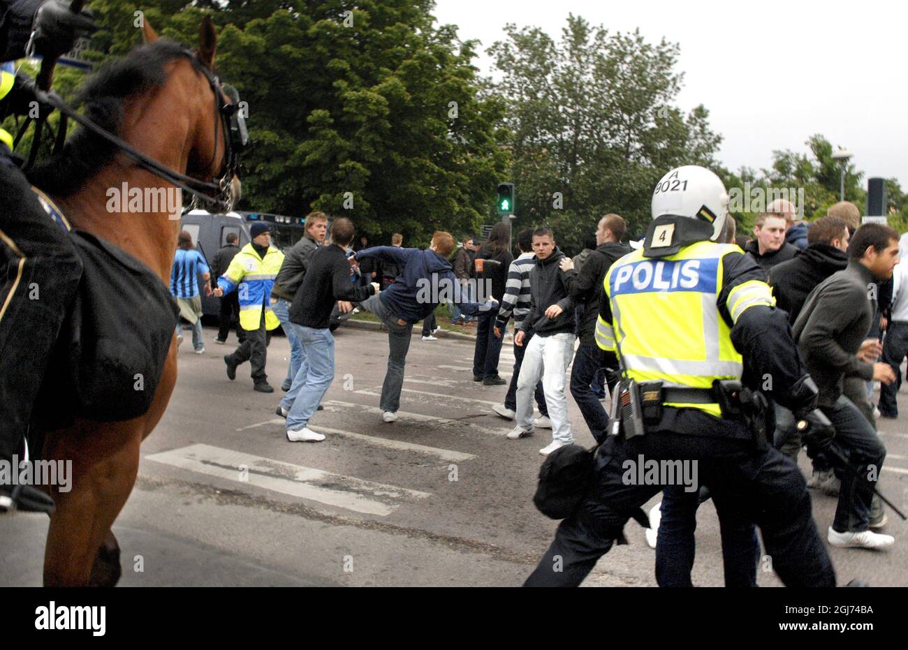 Football hooligans fighting hi-res stock photography and images - Alamy