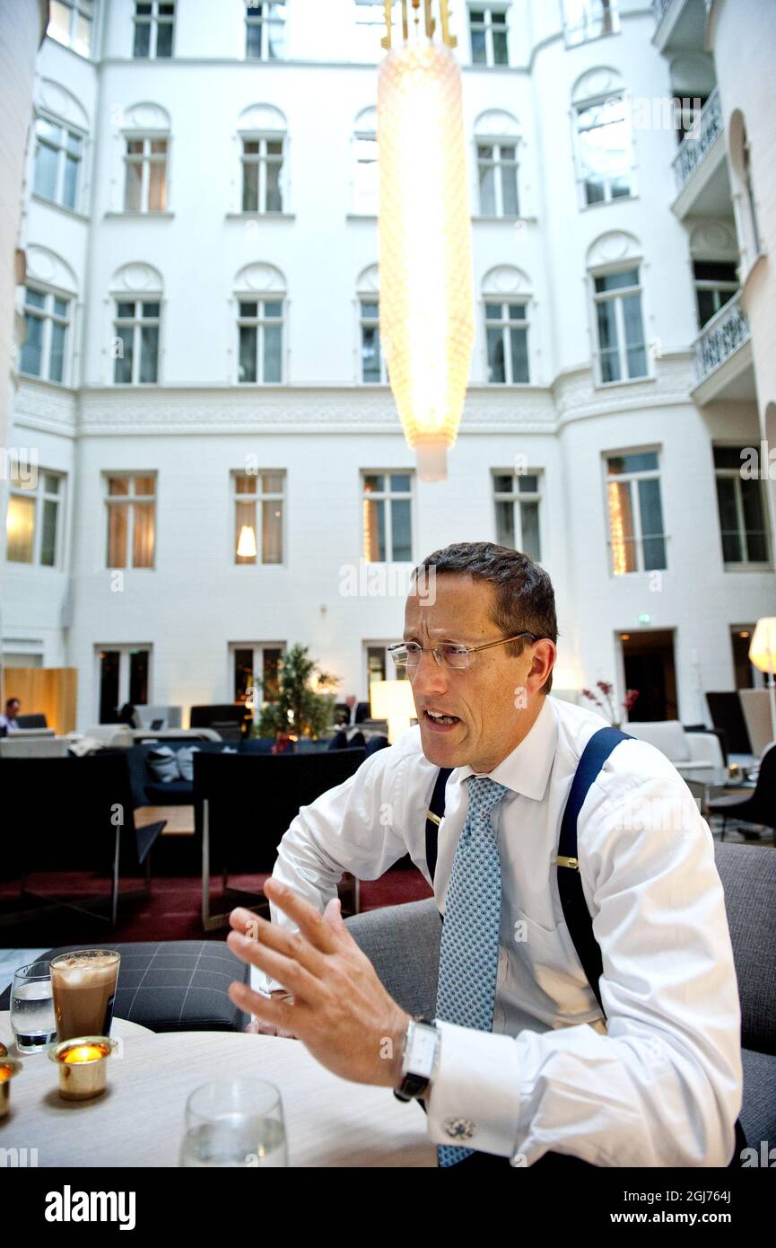 Richard Quest, English journalist and CNN anchor and reporter based in ...