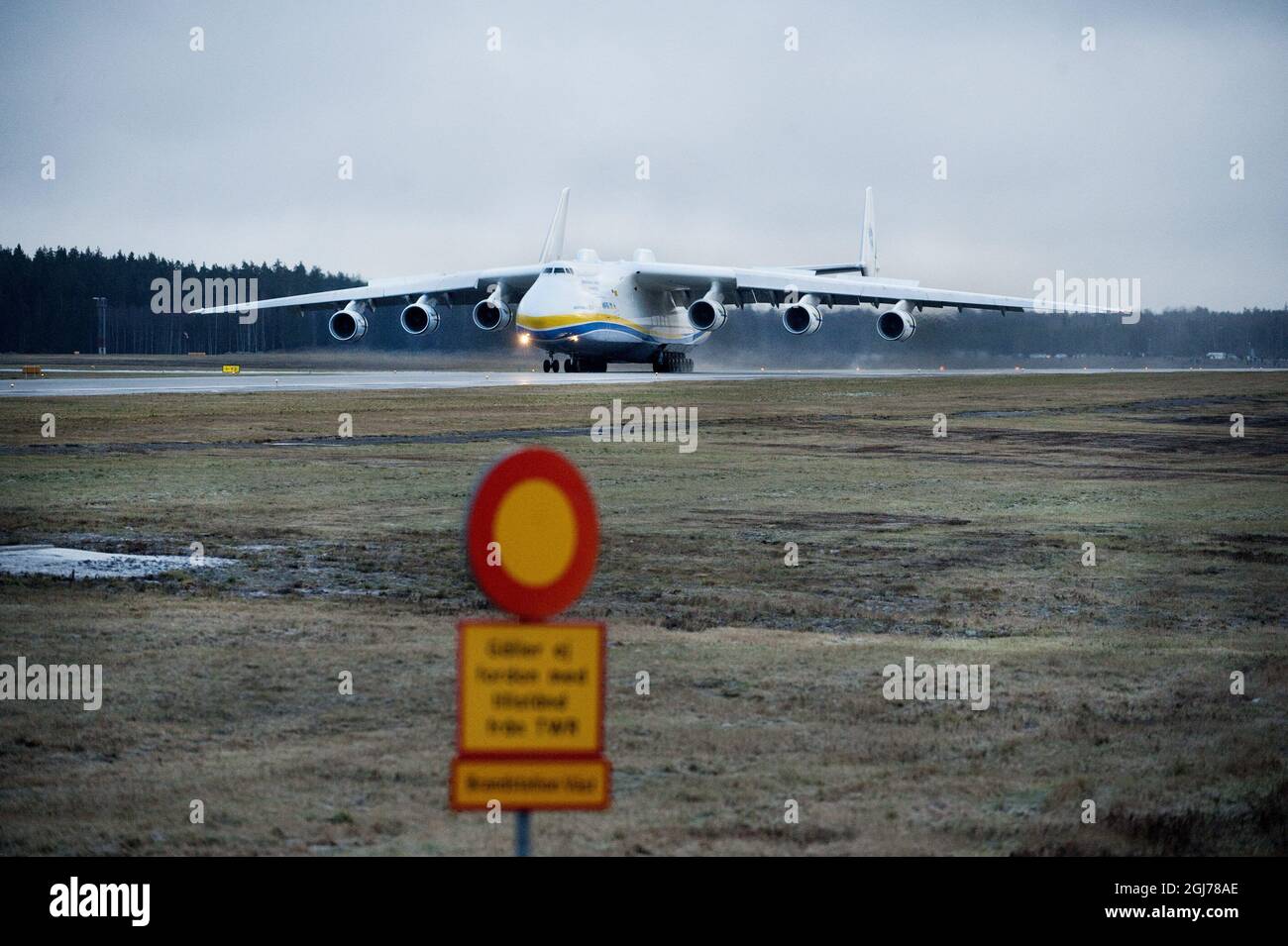 The worlds largest airplane hi-res stock photography and images - Alamy