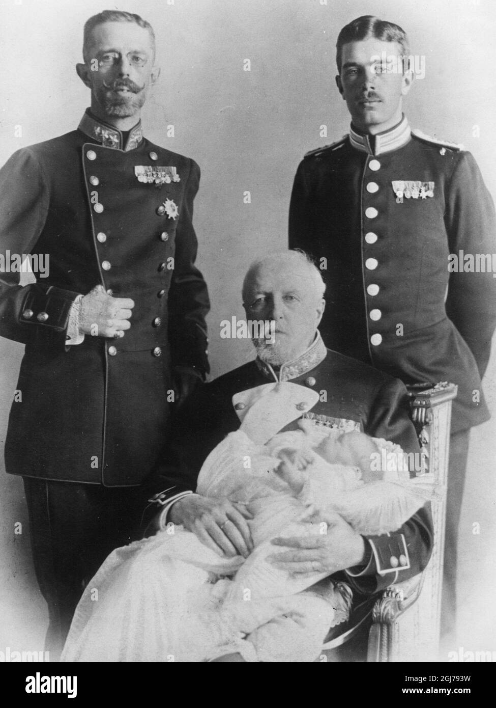 King gustaf v hi-res stock photography and images - Alamy