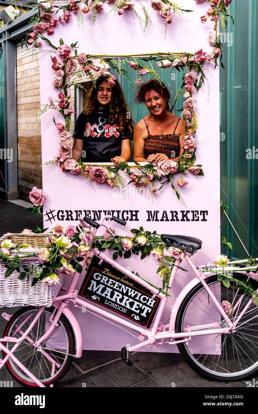 Entry booth hi-res stock photography and images - Alamy
