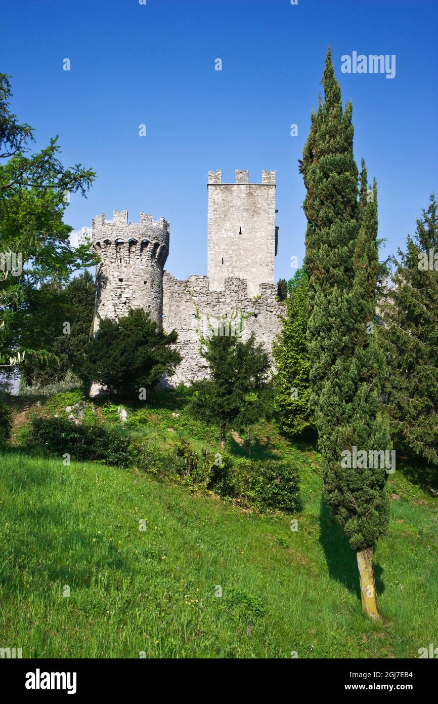 Varenna castle hi-res stock photography and images - Alamy