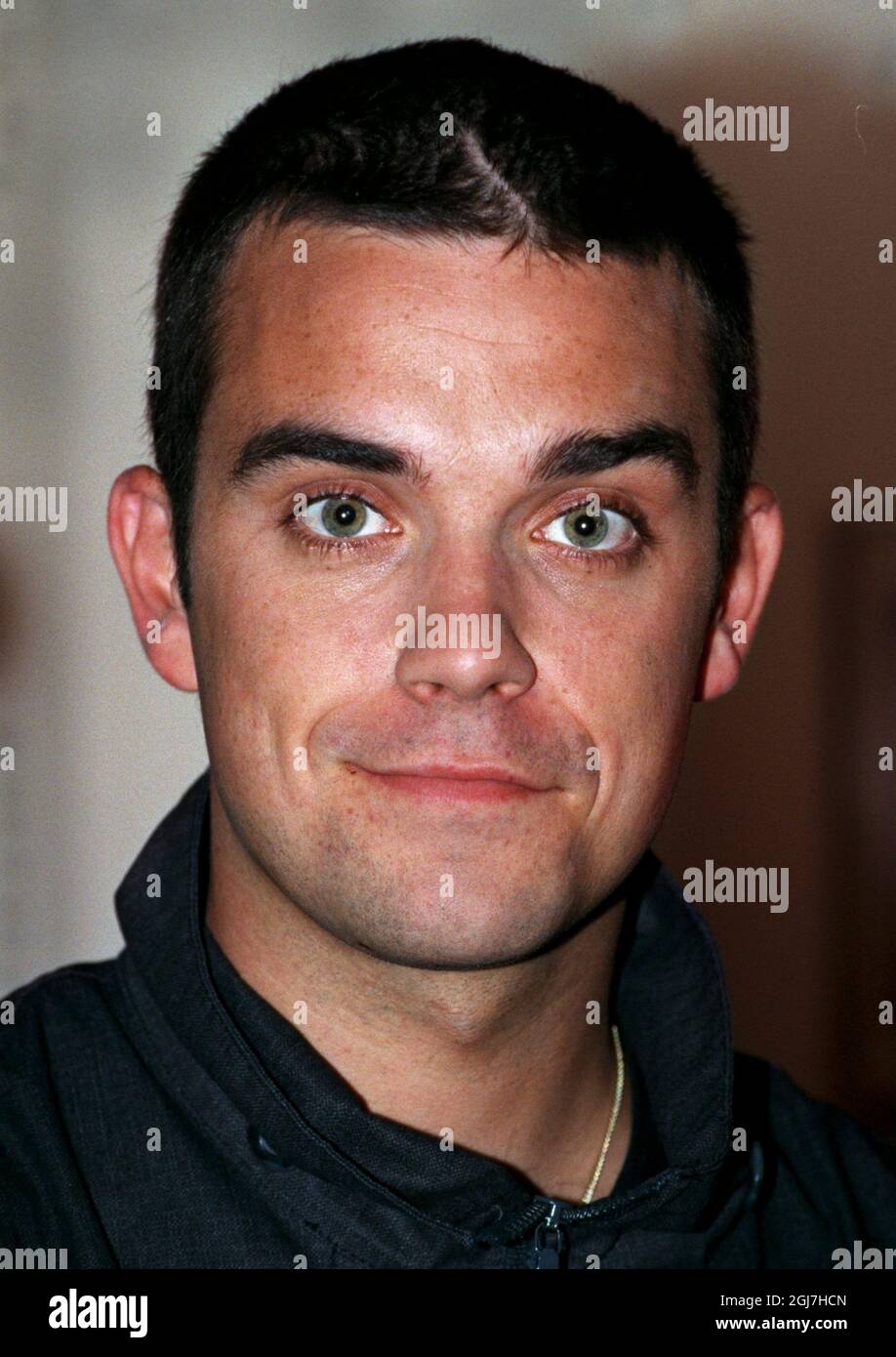 STOCKHOLM FILE 1998-09-28 English singer Robbie Williams visiting ...