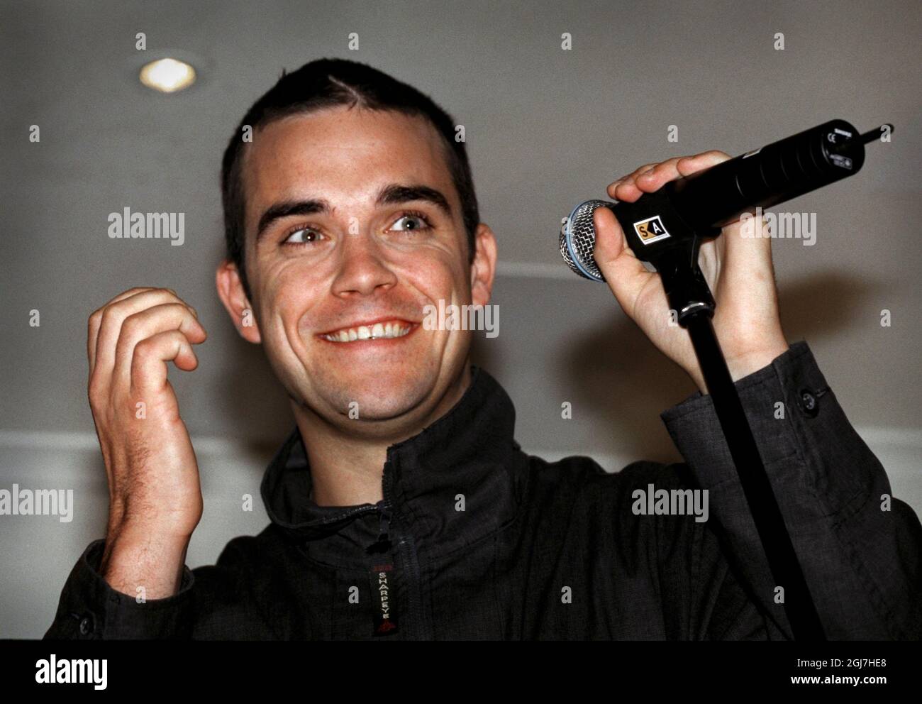 STOCKHOLM FILE 1998-09-28 English singer Robbie Williams visiting ...