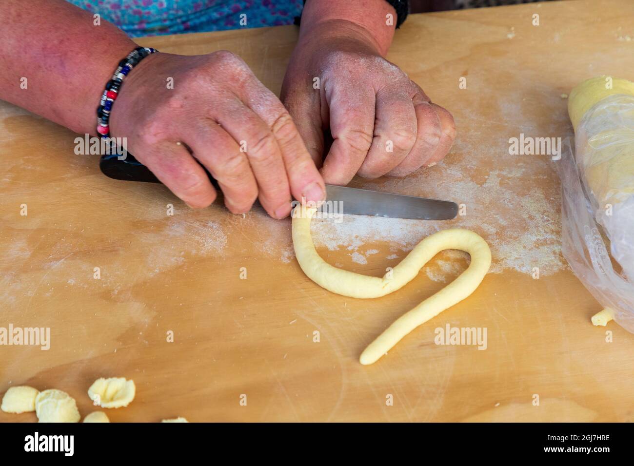 Making pasta bari puglia italy hi-res stock photography and images - Alamy