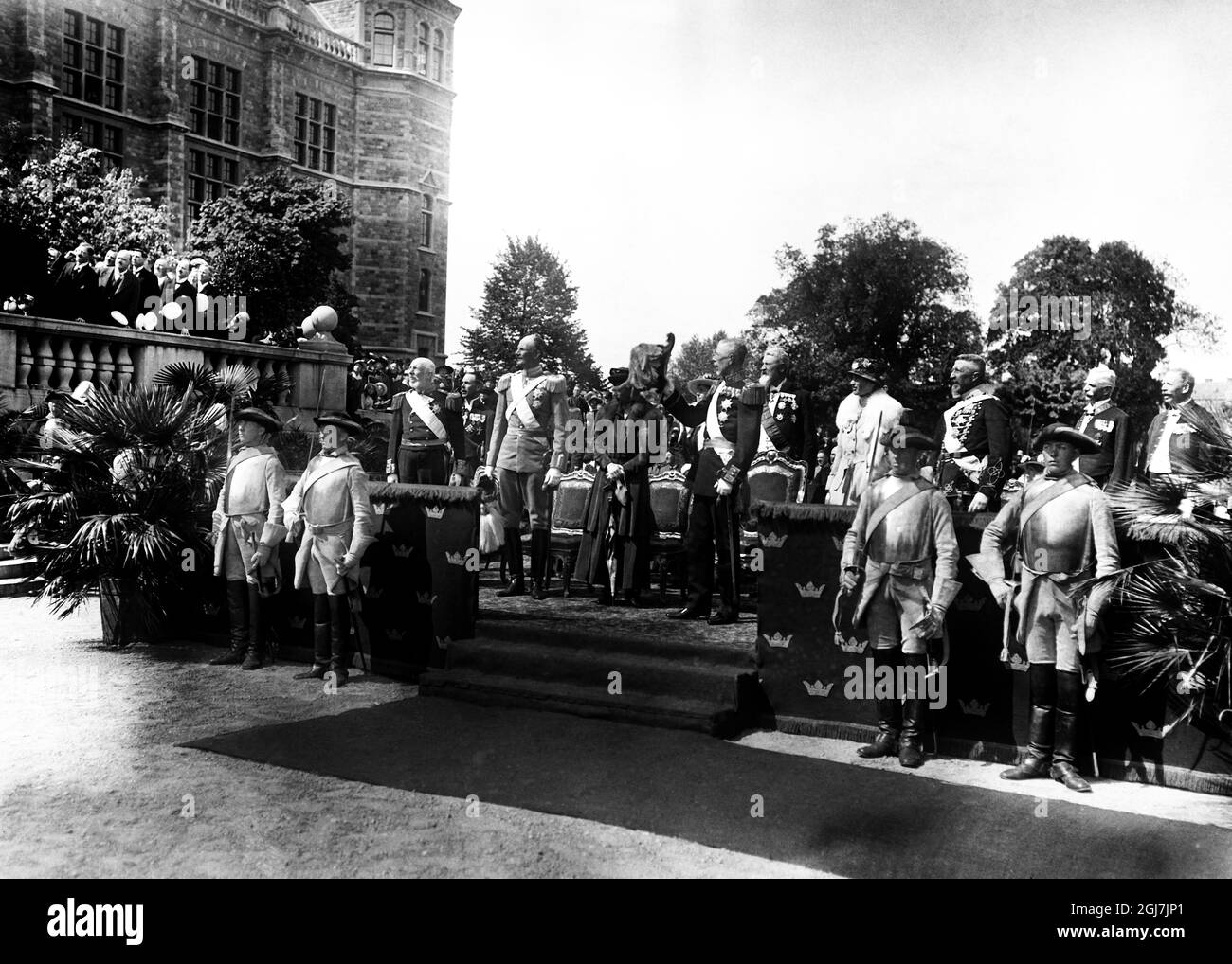 King gustaf v hi-res stock photography and images - Alamy
