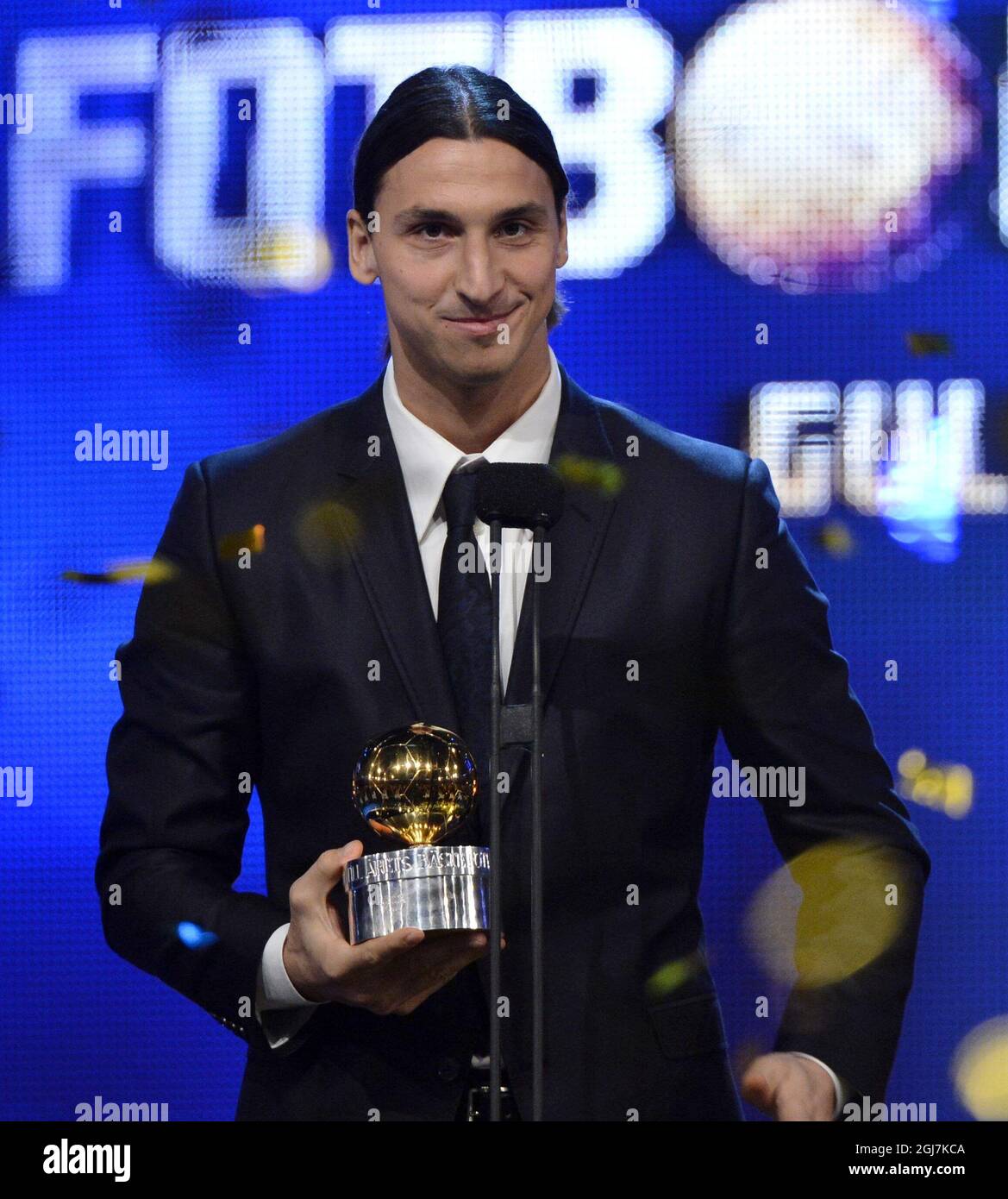 STOCKHOLM 2012-11-12 Swedish soccer player Zlatan Ibrahimovic holds the ...