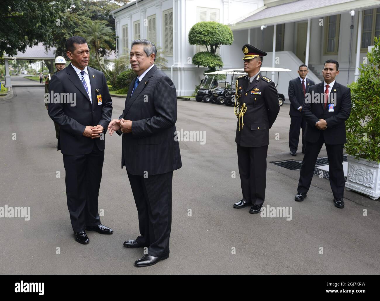 JAKARTA 20121114 Indonesian President Susilo Bambang Yudhoyono outside ...