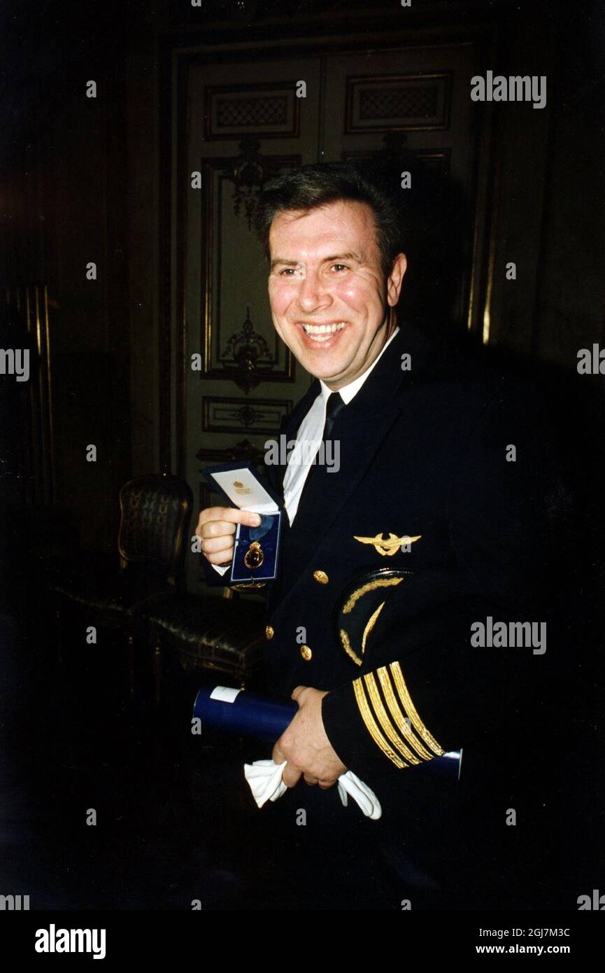 Flight Captain Stefan G. Rasmussen, commander of the SAS plane that ...