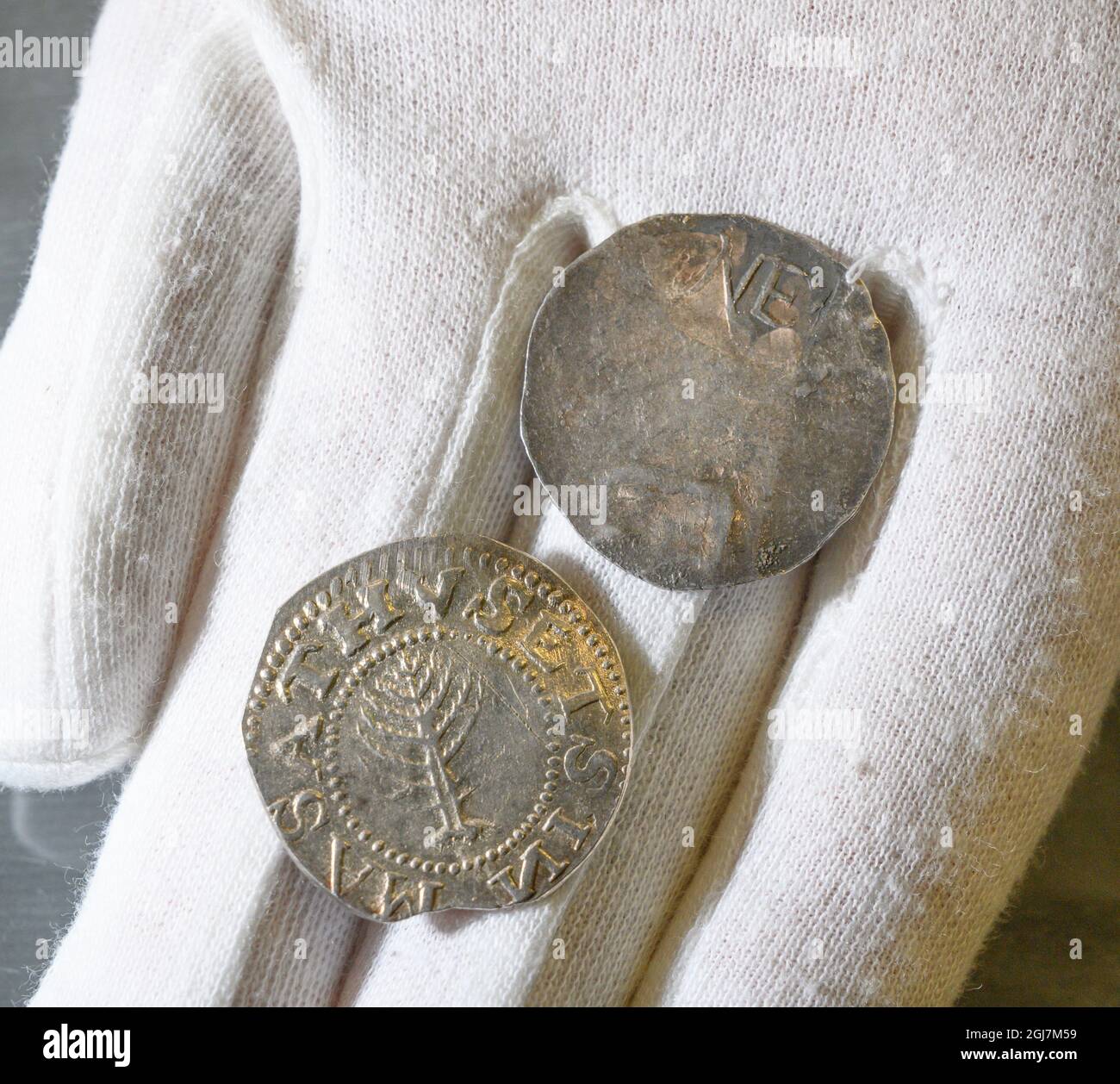17th century coin hi-res stock photography and images - Alamy