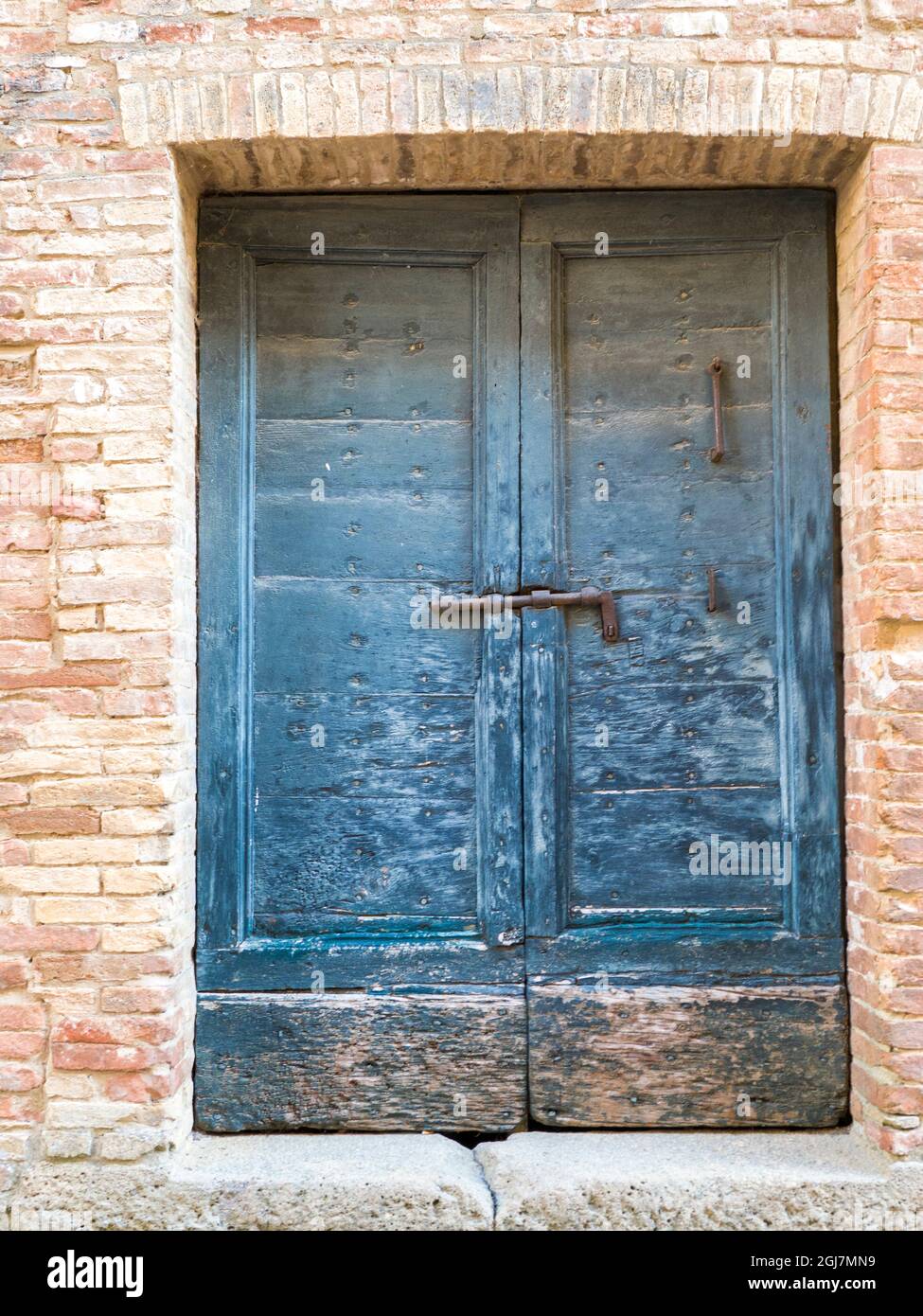 Blue iron door hi-res stock photography and images - Alamy