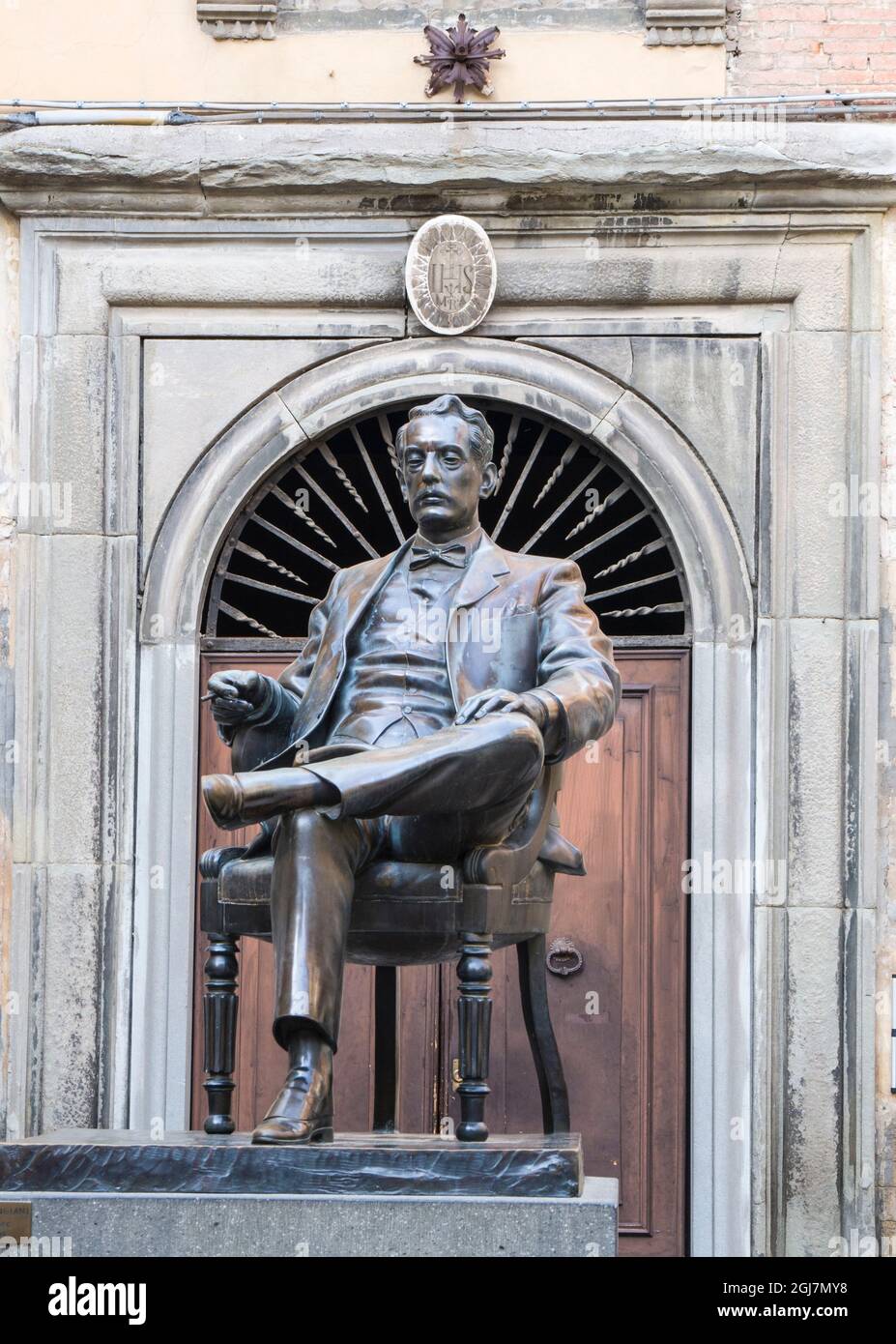 Italy, Tuscany. Statue of Giacomo Puccini in Piazza Cittadella in the ...