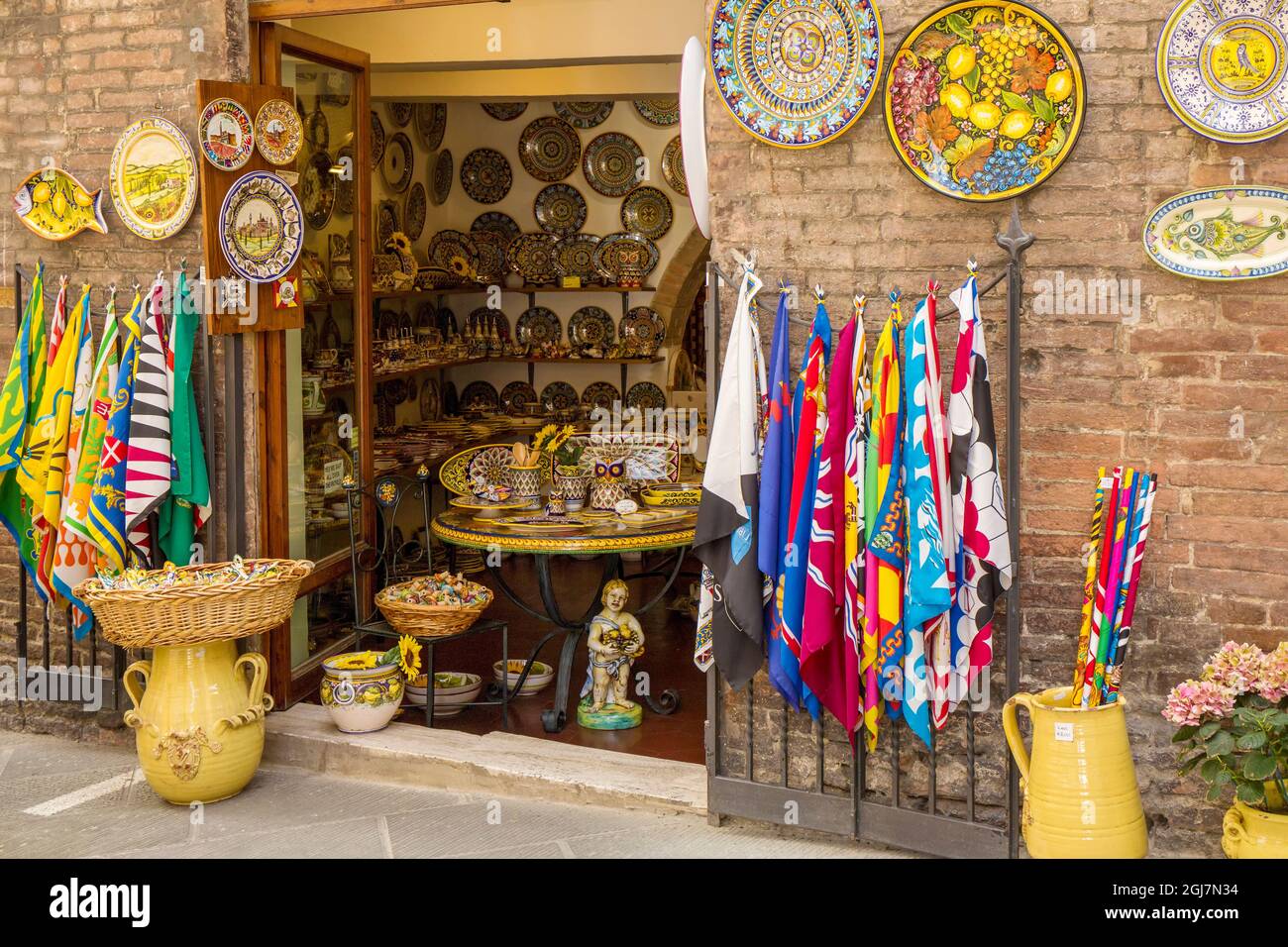 Siena, Italy. Store front displaying decorative Italian pottery and ...