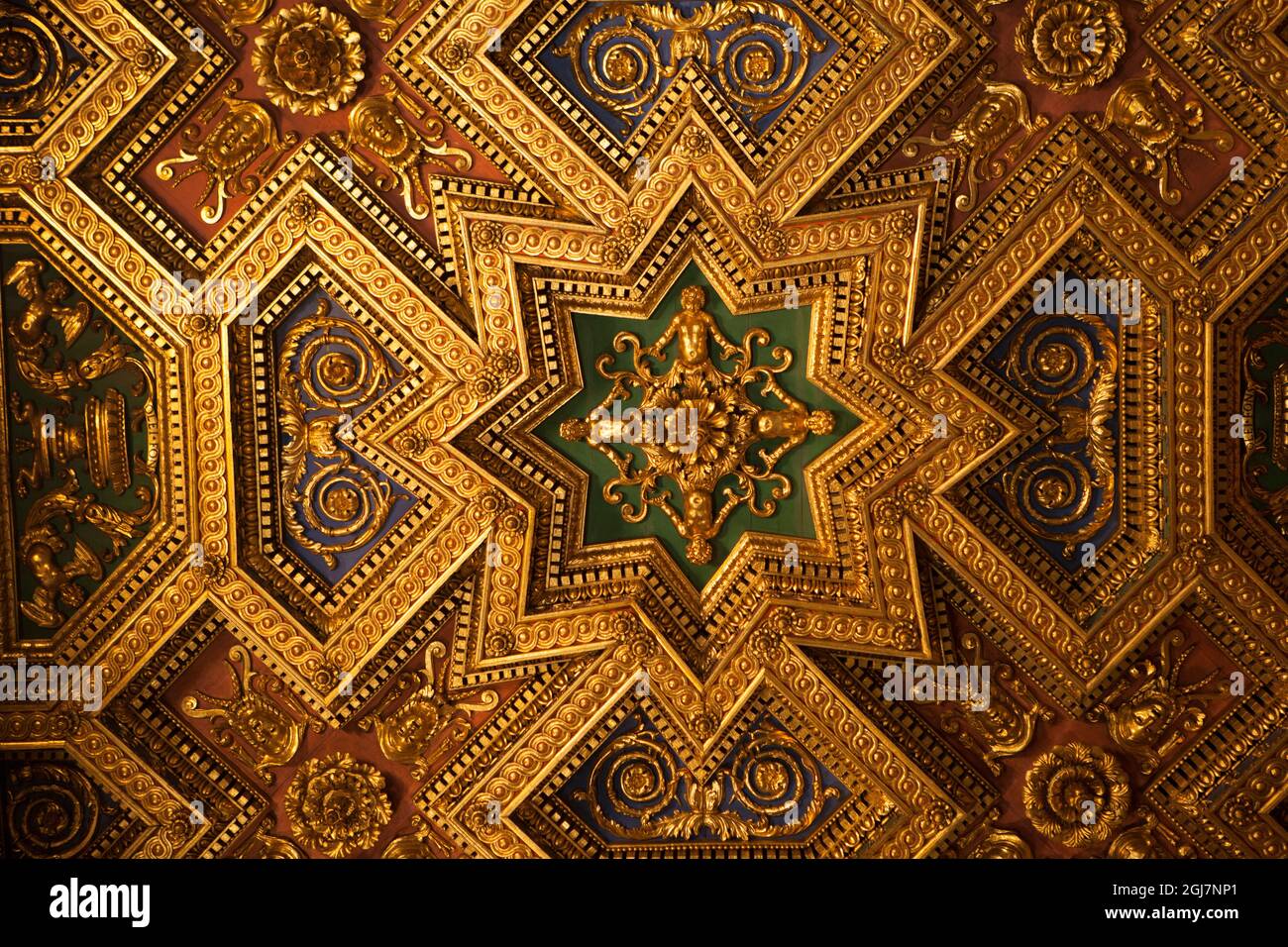 Ornate gold ceiling hi-res stock photography and images - Alamy