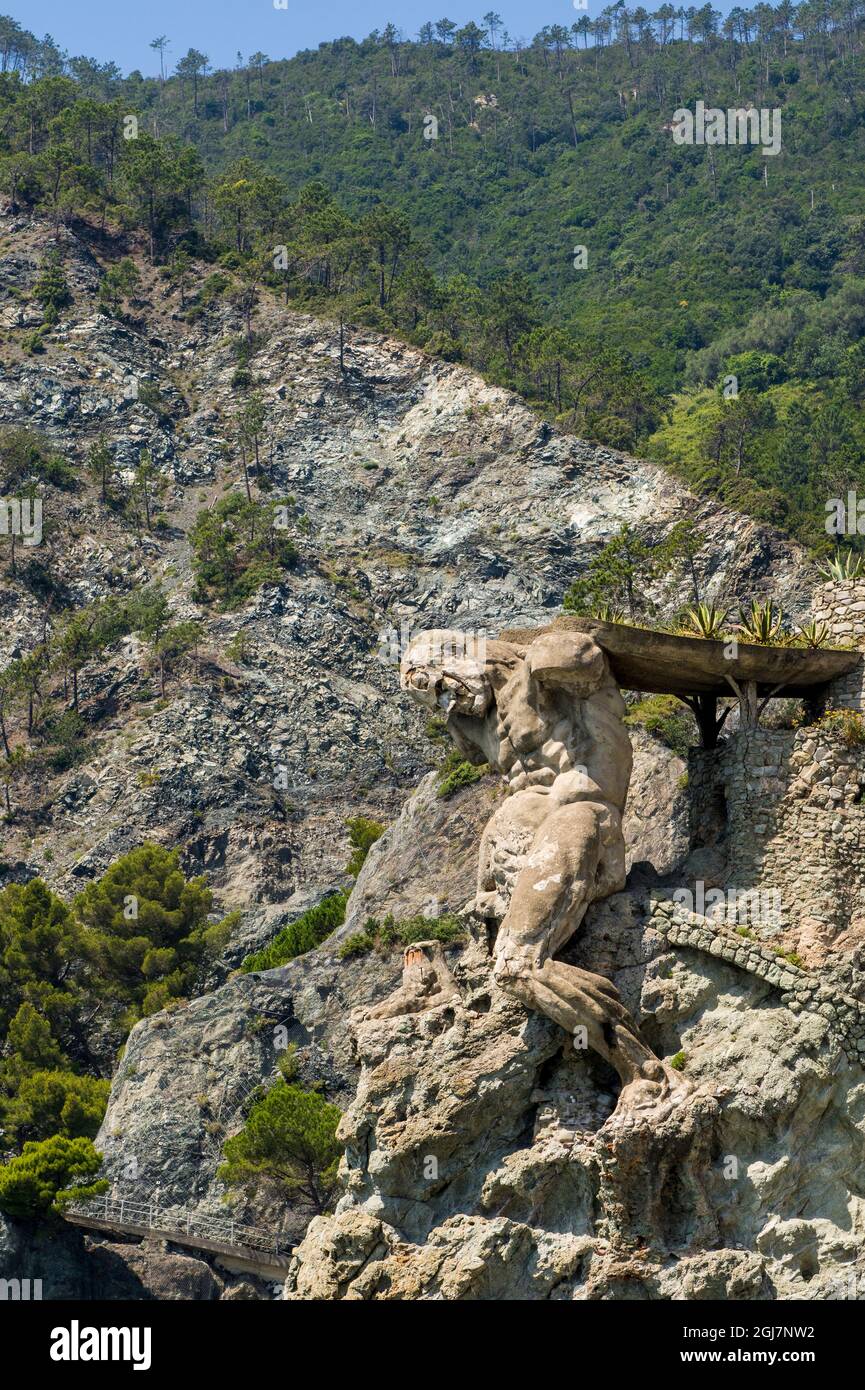 Statua del Gigante sculpture in Monterosso al Mare, Cinque Terre, Italy ...