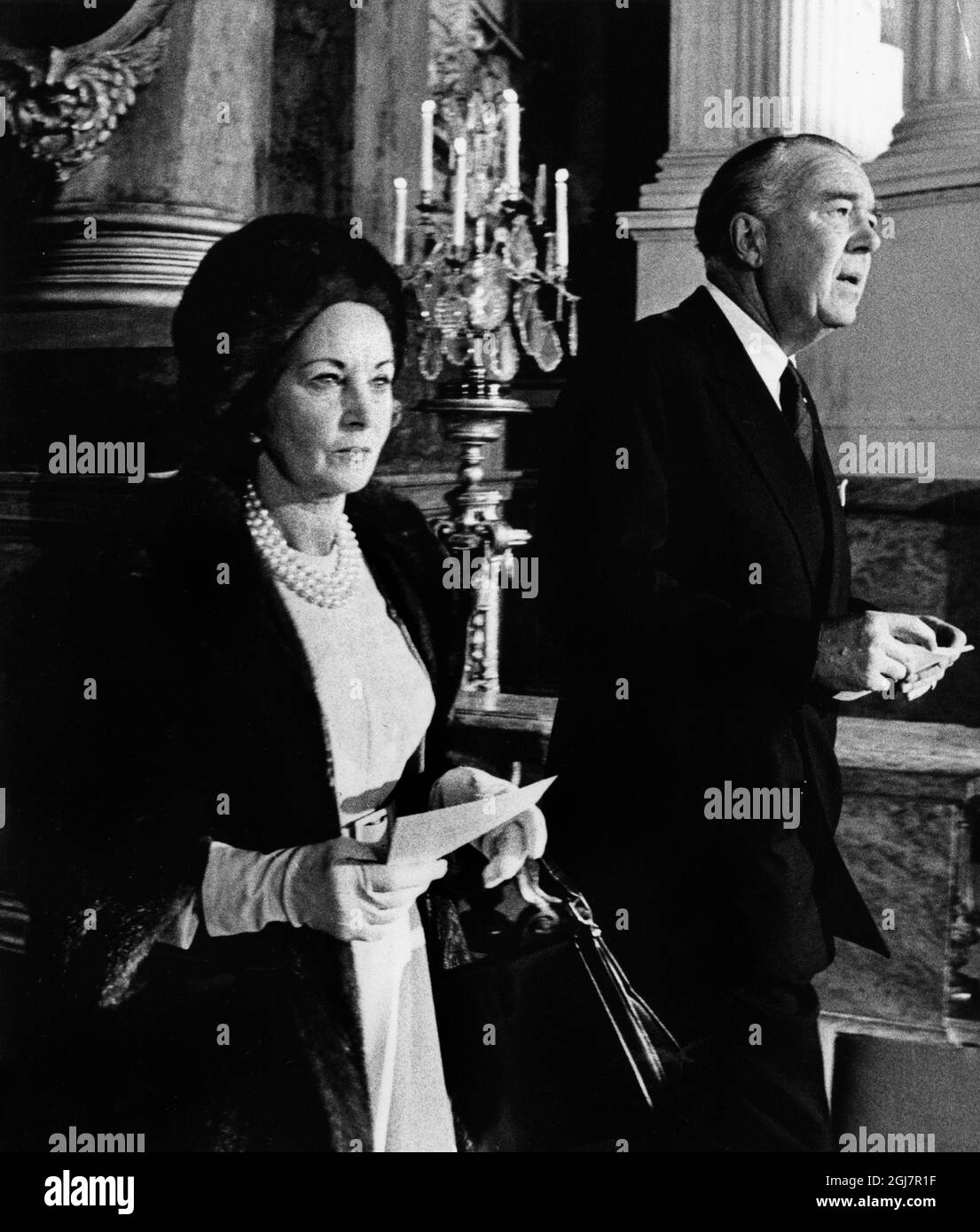 FILE 1972-11-11 Prince Bertil and his partner Lilian Craig arrives at ...