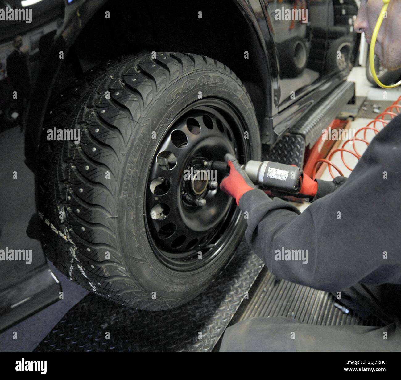 General tires hi-res stock photography and images - Alamy