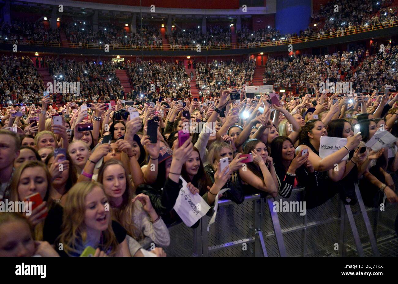 Justin Bieber Fans At Concert