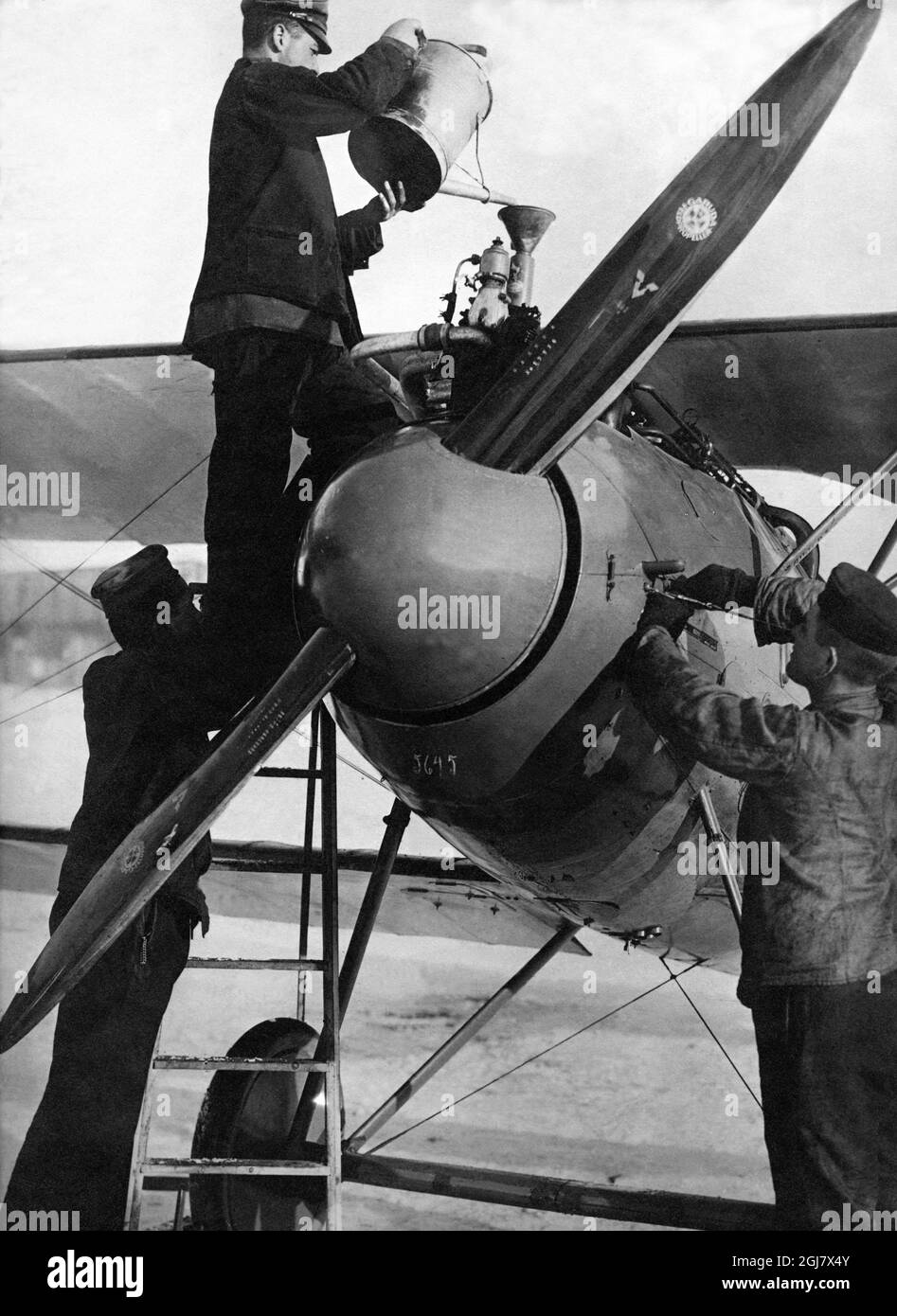 FILE 1914-1918. First World War. The cooler on a German fighter is ...