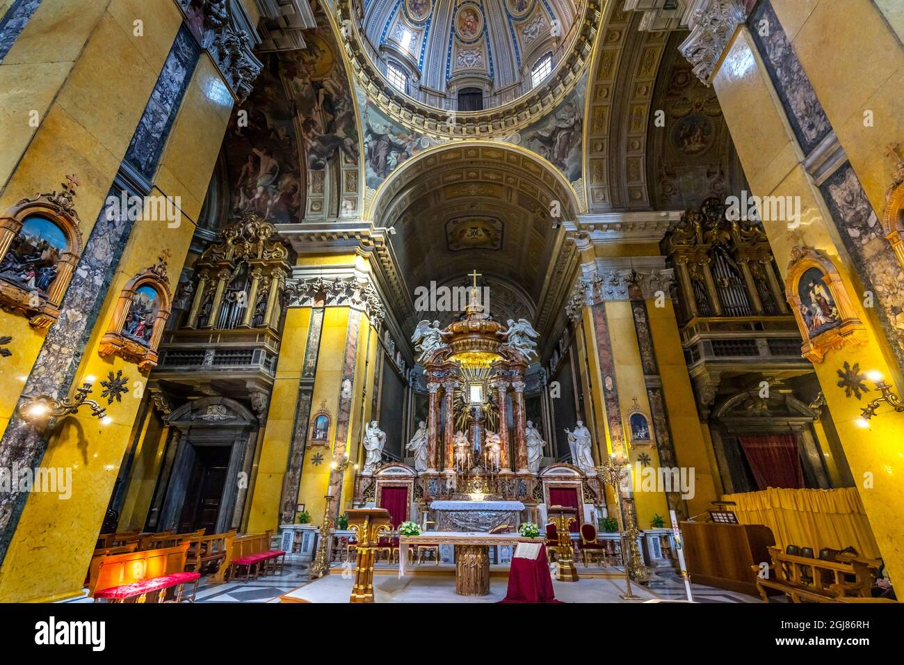 Altar Statues Dome frescoes, Basilica Santa Maria in Traspontina Church ...