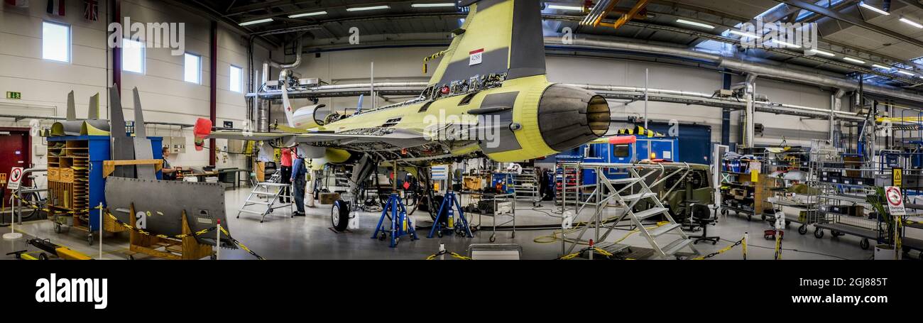 LINKOPING 2013-09-26 Saab's factory in Linkoping, hundreds of people ...