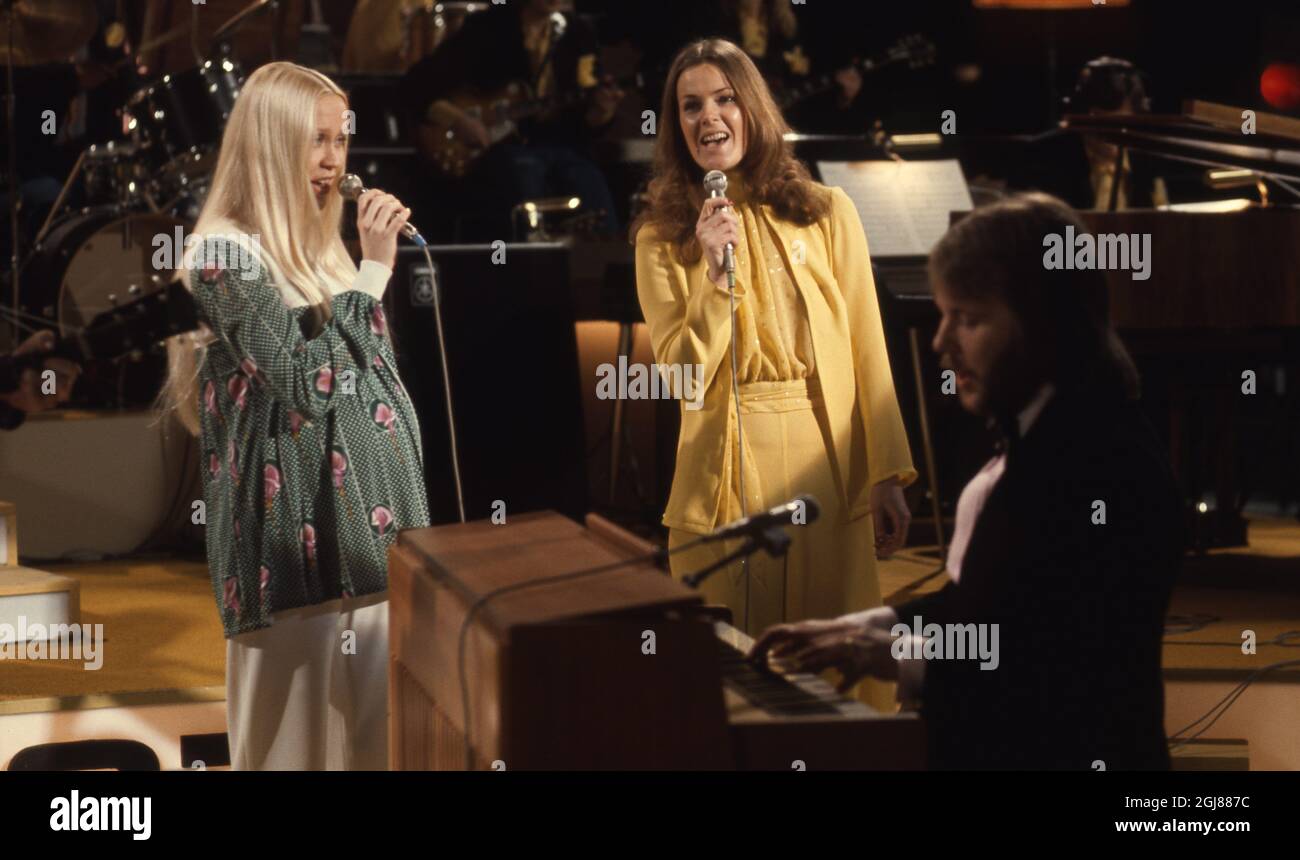 AGNETHA FALTSKOG ( who is pregnant) and ANNI-FRID LYNGSTAD of Abba ...
