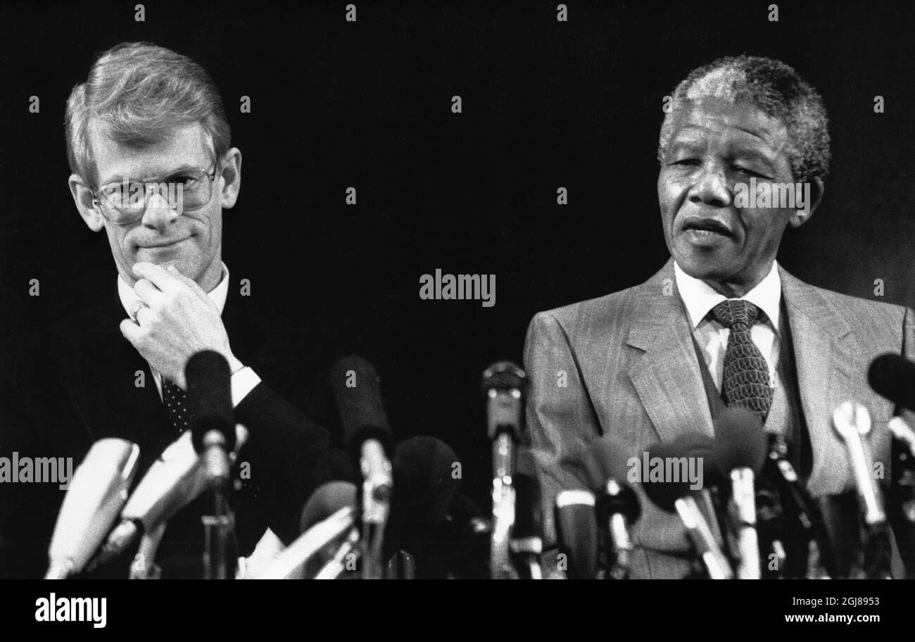 Nelson mandela Black and White Stock Photos & Images - Alamy