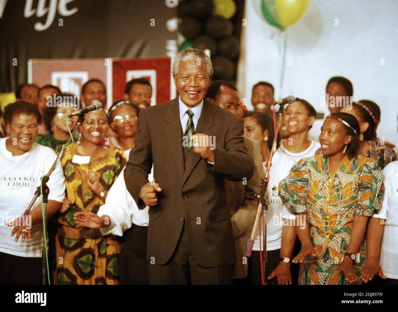 Johannesburg 19940503 - Nelson Mandela celebrating the victory in the ...