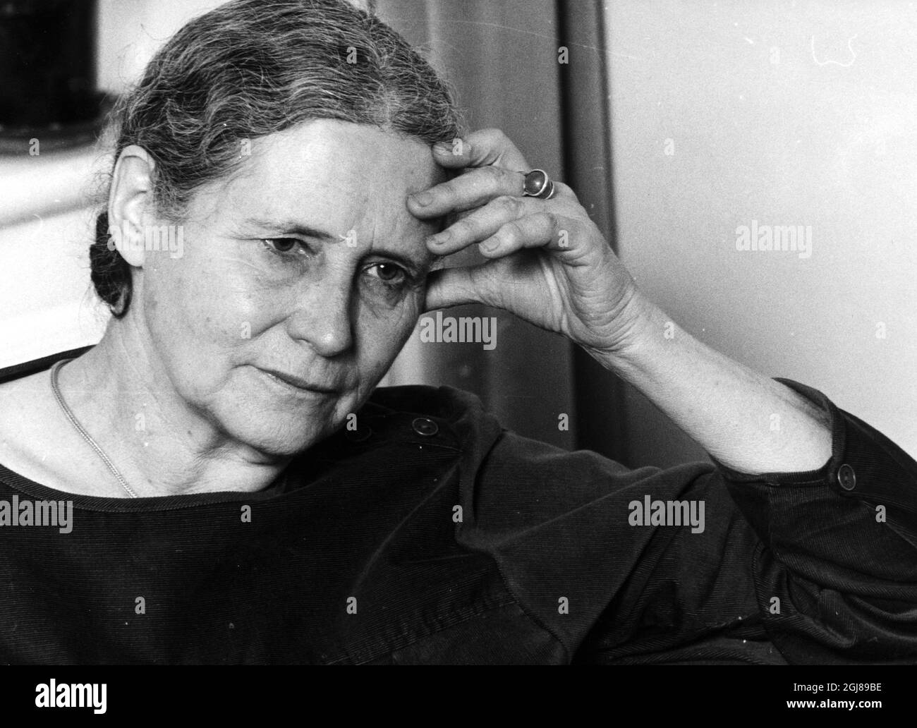 10 bild Black and White Stock Photos & Images - Alamy