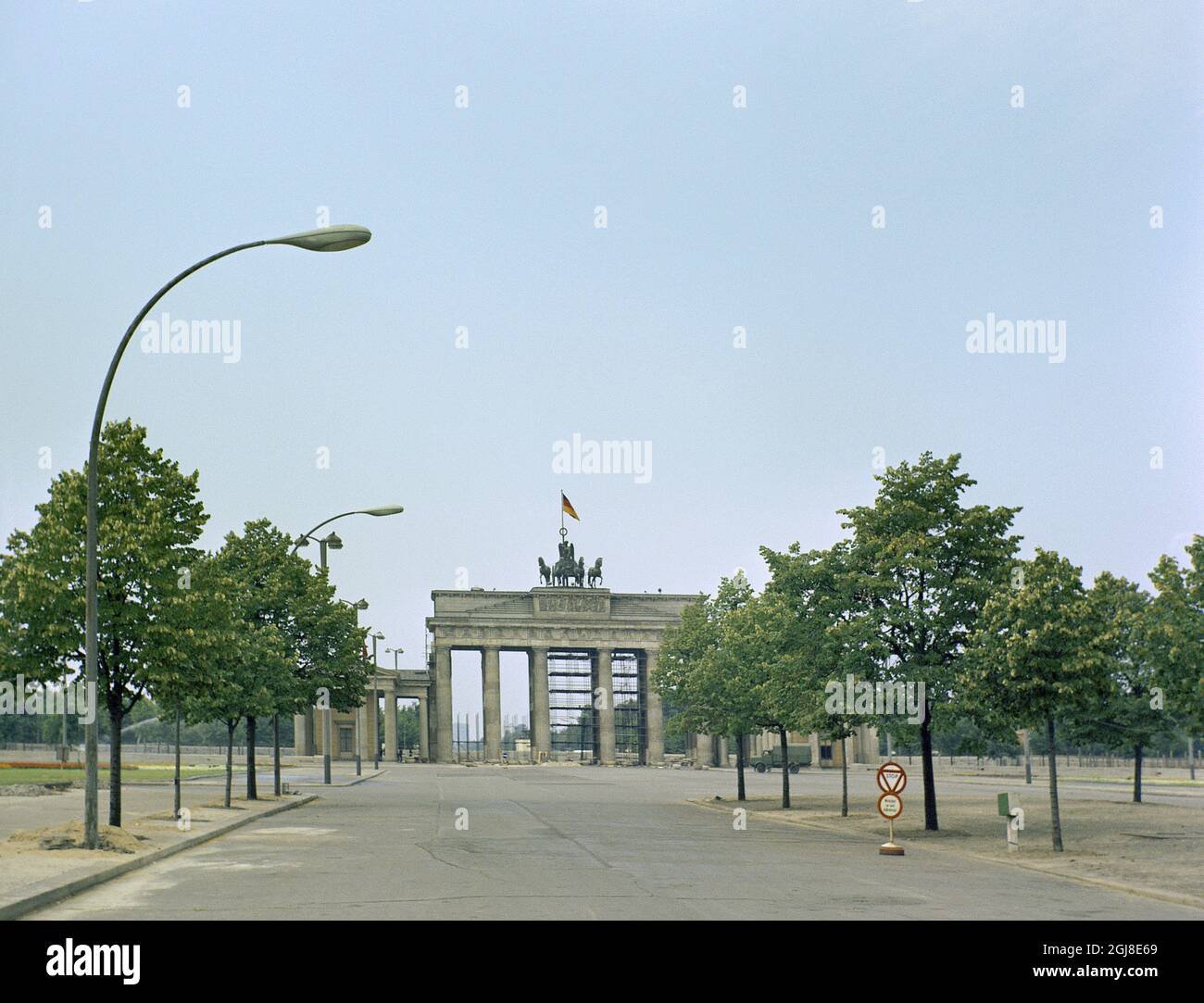 FILE BERLIN around 1975. Brandenburg Gate from the East German side ...