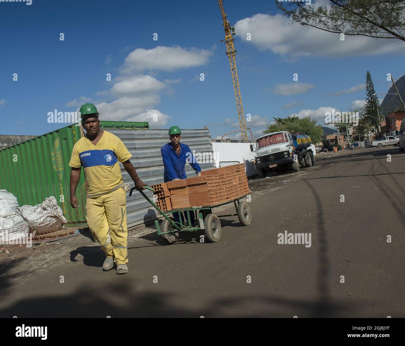 Rio construction olympics hi-res stock photography and images - Alamy