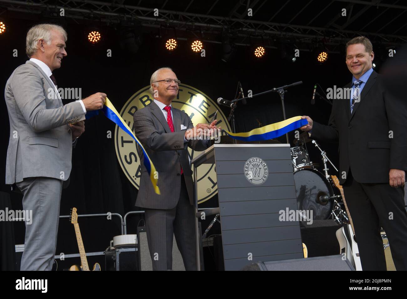 BURTRASK 2014-09-17 King Carl Gustaf is seen together with executives ...