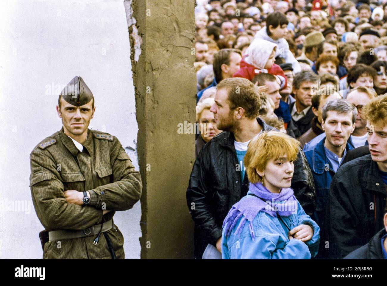 East german soldier hi-res stock photography and images - Alamy