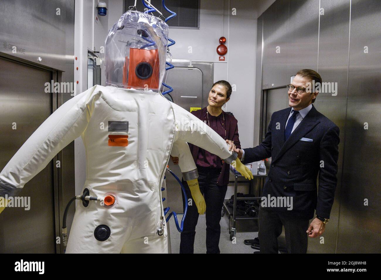 Biosafety suit hi-res stock photography and images - Alamy