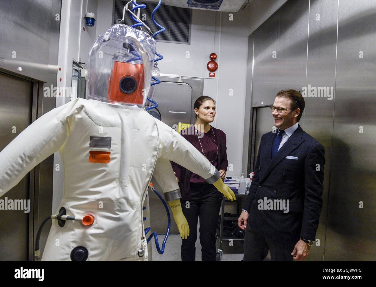 Biosafety level 4 laboratory hi-res stock photography and images - Alamy