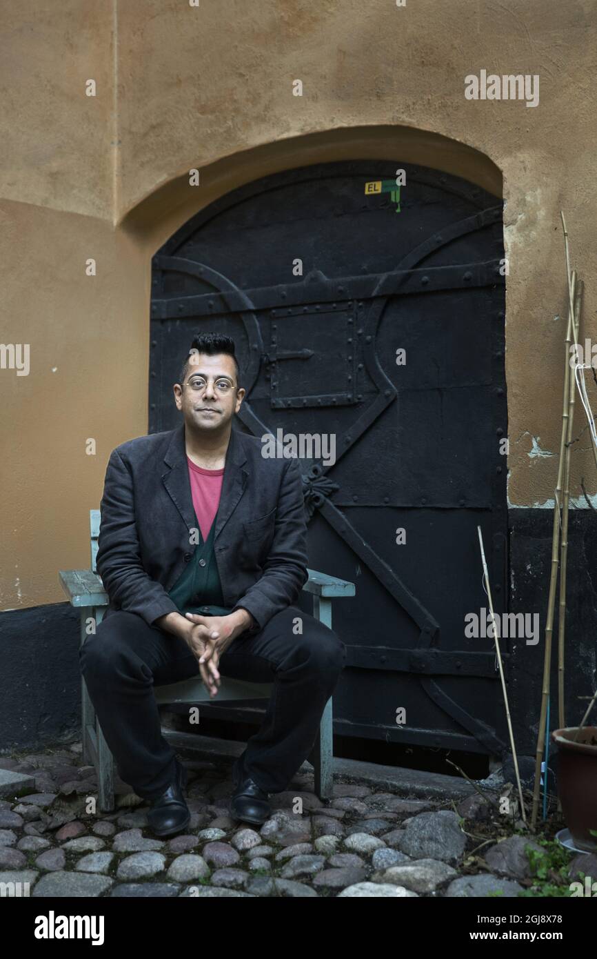 STOCKHOLM 20141117 Simon Singh, brittisk popularvetenskaplig forfattare ...