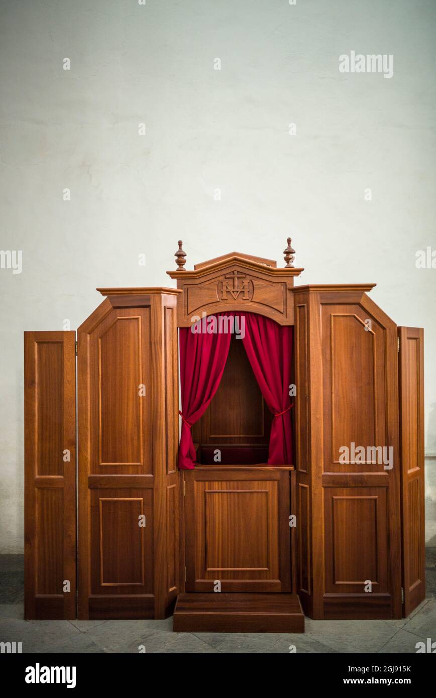 Confessional booth hi-res stock photography and images - Alamy